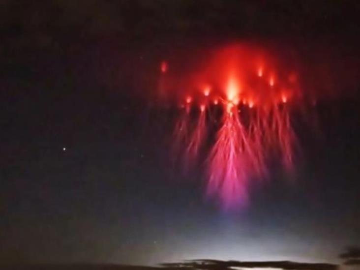 Captan Duendes Rojos En Chile