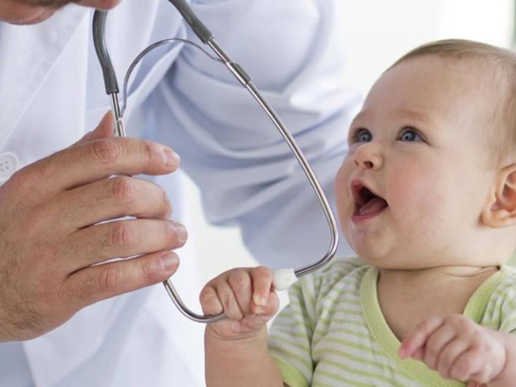 Pediatra y la importancia de llevar a tu hijo con el