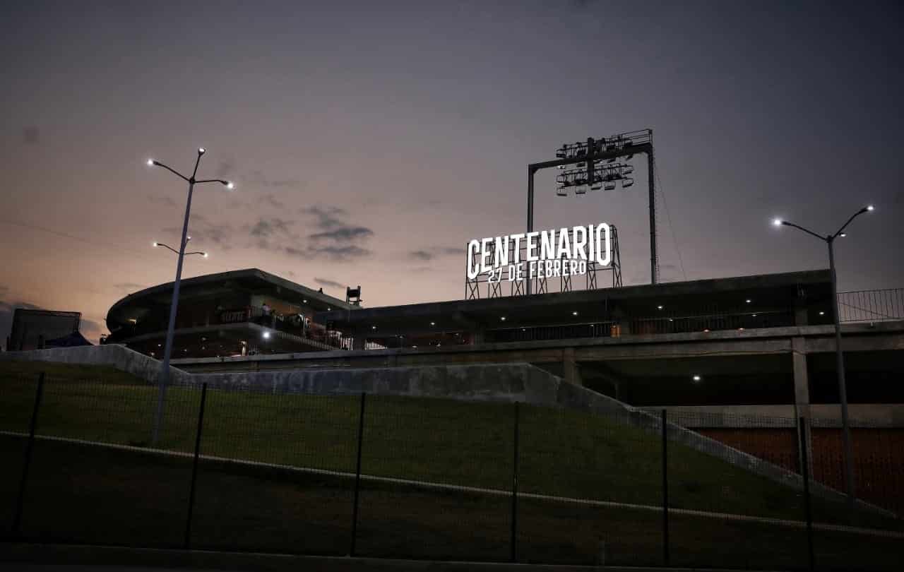 Parque de Béisbol Centenario del 27 de Febrero