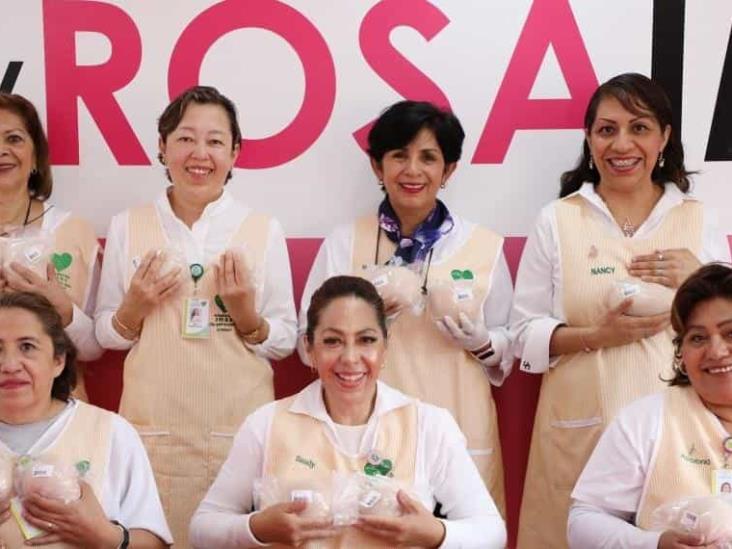 IMSS realiza entrega de prótesis mamarias